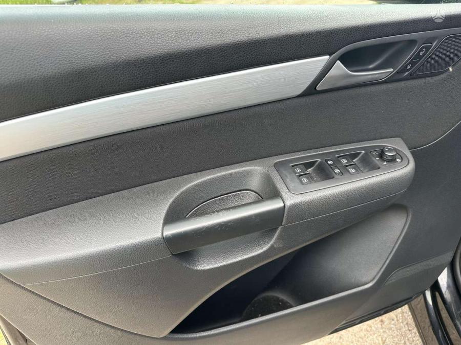 Melns Volkswagen Sharan 2016 Ukmergė, ar dzinēja tilpumu 2.00 L un nobraukumu 251 tūkst. km par 10200 €, foto 21 vietnē AUTOMOTO.COM.LV