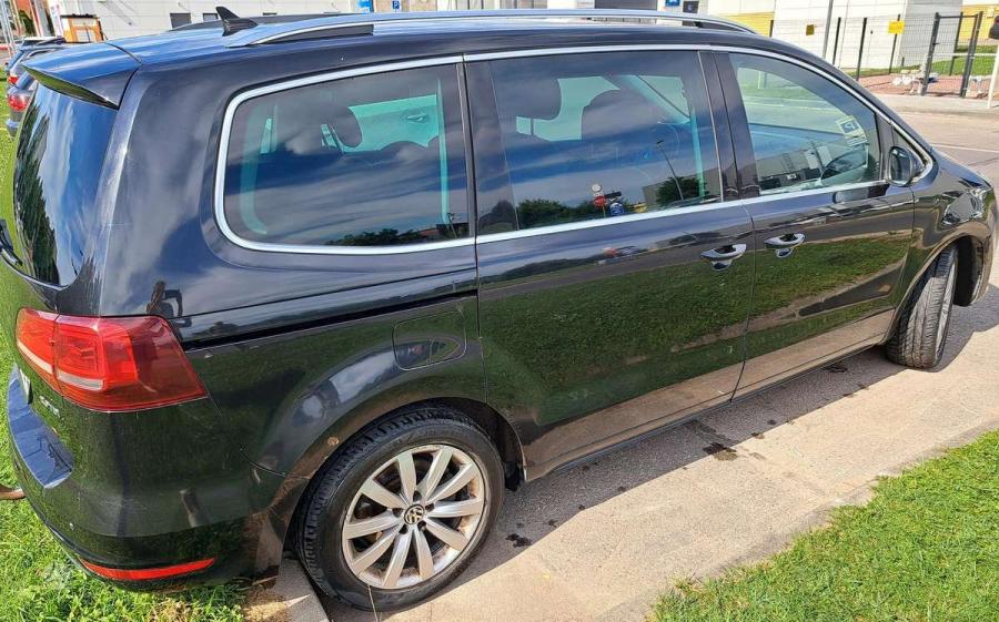 Melns Volkswagen Sharan 2016 Kauņa, ar dzinēja tilpumu 1.97 L un nobraukumu 568 tūkst. km par 8750 €, foto 8 vietnē AUTOMOTO.COM.LV