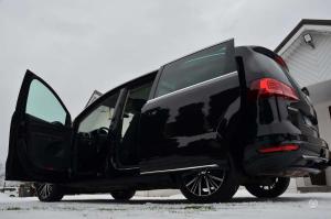 Black Volkswagen Sharan 2017 in Kaunas, with an engine capacity of 2.00 L and mileage of 259 thousand km for 11650 €, photo 22 on AUTOMOTO.COM.LV