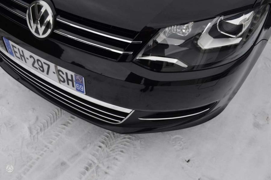 Black Volkswagen Sharan 2017 in Kaunas, with an engine capacity of 2.00 L and mileage of 259 thousand km for 11650 €, photo 38 on AUTOMOTO.COM.LV