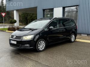 Black Volkswagen Sharan 2017 in Riga, with an engine capacity of 2.00 L and mileage of 200 thousand km for 13895 €, photo  on AUTOMOTO.COM.LV