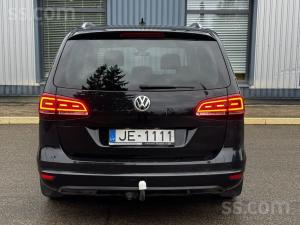 Black Volkswagen Sharan 2017 in Riga, with an engine capacity of 2.00 L and mileage of 200 thousand km for 13895 €, photo 5 on AUTOMOTO.COM.LV