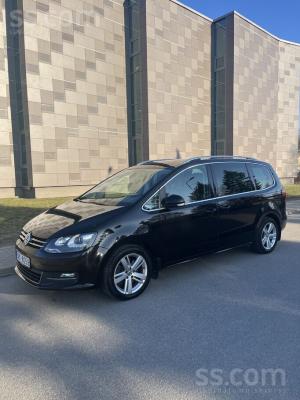 Black Volkswagen Sharan 2017 in Riga, with an engine capacity of 2.00 L and mileage of 320 thousand km for 10200 €, photo 2 on AUTOMOTO.COM.LV