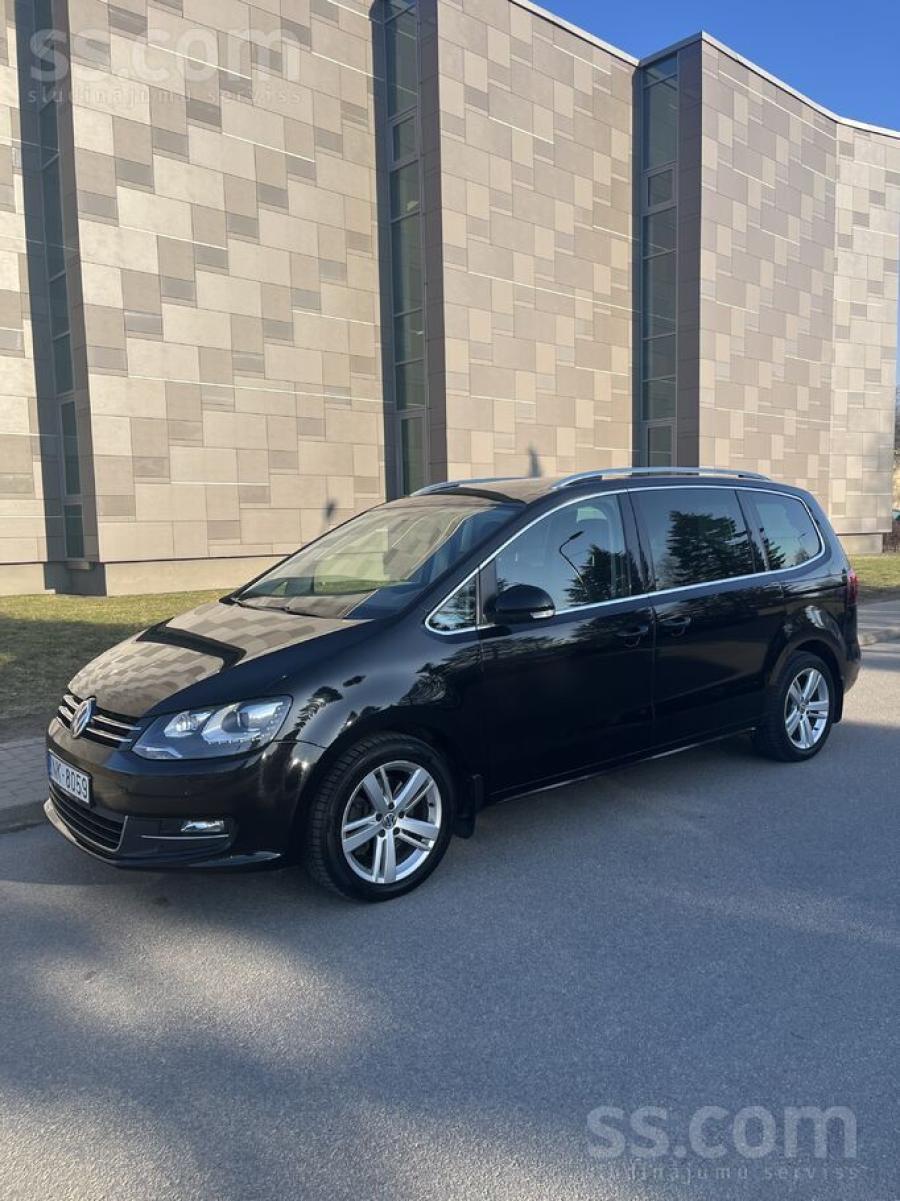 Black Volkswagen Sharan 2017 in Riga, with an engine capacity of 2.00 L and mileage of 320 thousand km for 10200 €, photo 2 on AUTOMOTO.COM.LV