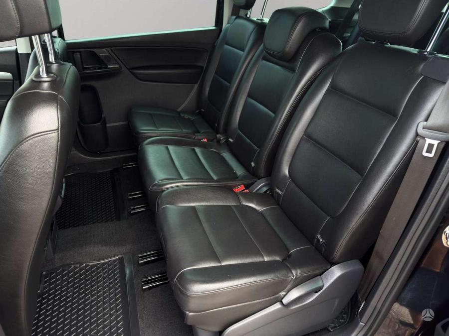 Melns Volkswagen Sharan 2017 Kauņa, ar dzinēja tilpumu 2.00 L un nobraukumu 271 tūkst. km par 12999 €, foto 12 vietnē AUTOMOTO.COM.LV