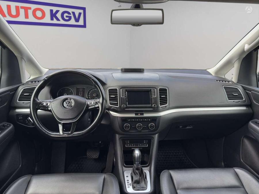 Melns Volkswagen Sharan 2017 Kauņa, ar dzinēja tilpumu 2.00 L un nobraukumu 271 tūkst. km par 12999 €, foto 13 vietnē AUTOMOTO.COM.LV