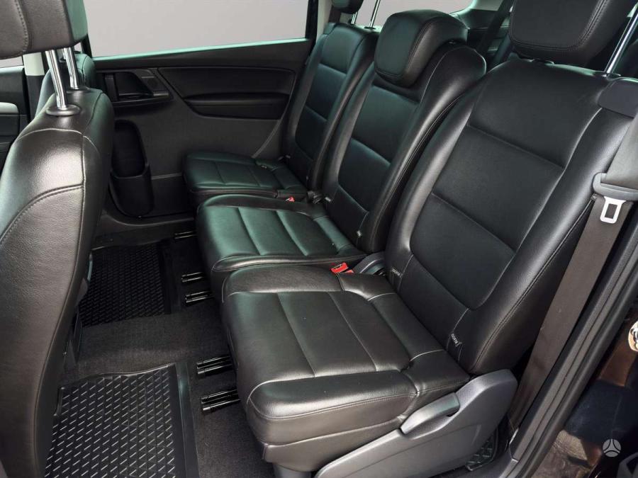 Melns Volkswagen Sharan 2017 Kauņa, ar dzinēja tilpumu 2.00 L un nobraukumu 271 tūkst. km par 12999 €, foto 12 vietnē AUTOMOTO.COM.LV