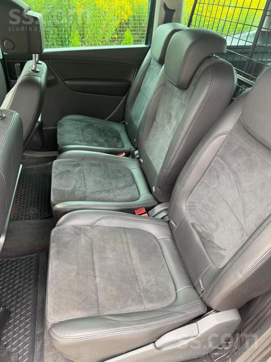 Melns Volkswagen Sharan 2017 Rīga, ar dzinēja tilpumu 2.00 L un nobraukumu 313 tūkst. km par 8900 €, foto 5 vietnē AUTOMOTO.COM.LV
