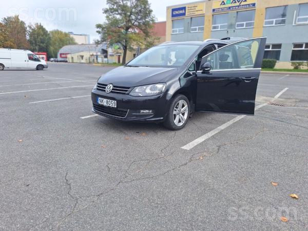 Melns Volkswagen Sharan 2017 Rīga, ar dzinēja tilpumu 2.00 L un nobraukumu 329 tūkst. km par 12200 €, foto 1 vietnē AUTOMOTO.COM.LV