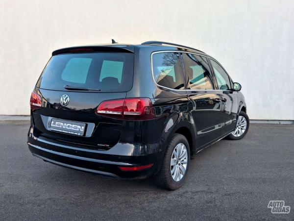 Black Volkswagen Sharan 2018 in Kaunas, with an engine capacity of 1.40 L and mileage of 73 thousand km for 23265 €, photo 2 on AUTOMOTO.COM.LV