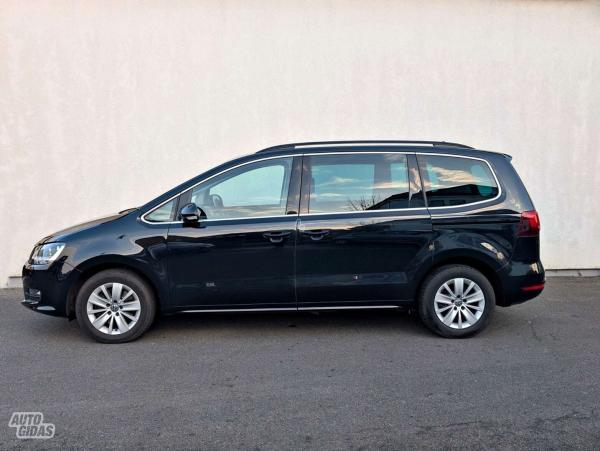 Black Volkswagen Sharan 2018 in Kaunas, with an engine capacity of 1.40 L and mileage of 73 thousand km for 23265 €, photo 9 on AUTOMOTO.COM.LV