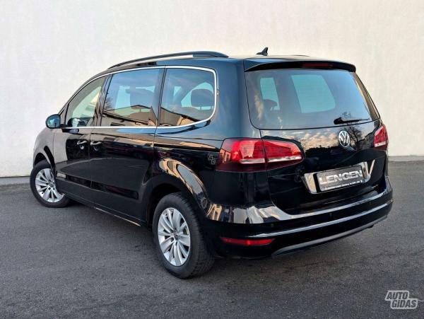 Black Volkswagen Sharan 2018 in Kaunas, with an engine capacity of 1.40 L and mileage of 73 thousand km for 23265 €, photo 10 on AUTOMOTO.COM.LV