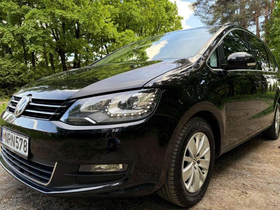 Melns Volkswagen Sharan 2018 Utena, ar dzinēja tilpumu 1.97 L un nobraukumu 294 tūkst. km par 11700 €, foto 1 vietnē AUTOMOTO.COM.LV