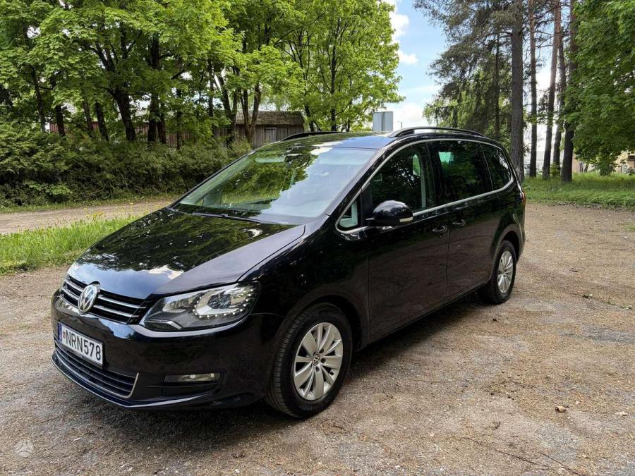 Melns Volkswagen Sharan 2018 Utena, ar dzinēja tilpumu 1.97 L un nobraukumu 294 tūkst. km par 11700 €, foto 3 vietnē AUTOMOTO.COM.LV
