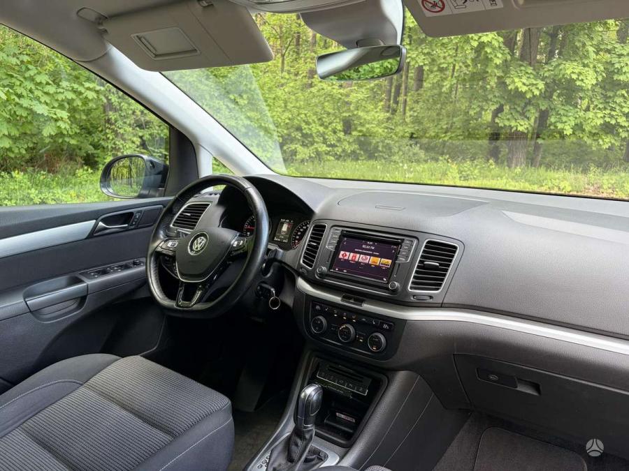 Melns Volkswagen Sharan 2018 Utena, ar dzinēja tilpumu 1.97 L un nobraukumu 294 tūkst. km par 11700 €, foto 14 vietnē AUTOMOTO.COM.LV