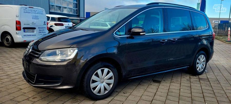 Melns Volkswagen Sharan 2019 Kauņa, ar dzinēja tilpumu 2.00 L un nobraukumu 39 tūkst. km par 30424 €, foto 1 vietnē AUTOMOTO.COM.LV