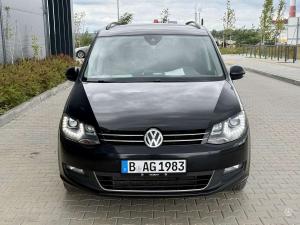 Black Volkswagen Sharan 2019 in Vilnius, with an engine capacity of 1.97 L and mileage of 299 thousand km for 10899 €, photo 3 on AUTOMOTO.COM.LV