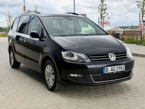 Black Volkswagen Sharan 2019 in Vilnius, with an engine capacity of 1.97 L and mileage of 299 thousand km for 10899 €, photo 4 on AUTOMOTO.COM.LV