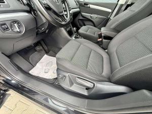 Black Volkswagen Sharan 2019 in Vilnius, with an engine capacity of 1.97 L and mileage of 299 thousand km for 10899 €, photo 14 on AUTOMOTO.COM.LV