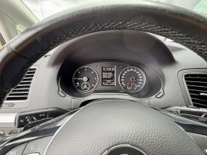 Black Volkswagen Sharan 2019 in Vilnius, with an engine capacity of 1.97 L and mileage of 299 thousand km for 10899 €, photo 18 on AUTOMOTO.COM.LV