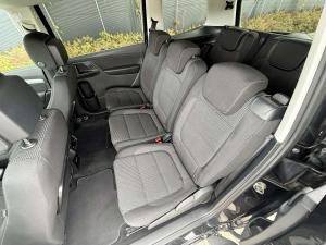 Black Volkswagen Sharan 2019 in Vilnius, with an engine capacity of 1.97 L and mileage of 299 thousand km for 10899 €, photo 19 on AUTOMOTO.COM.LV