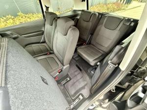 Black Volkswagen Sharan 2019 in Vilnius, with an engine capacity of 1.97 L and mileage of 299 thousand km for 10899 €, photo 20 on AUTOMOTO.COM.LV