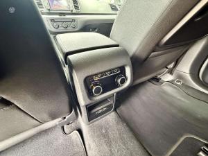 Black Volkswagen Sharan 2019 in Vilnius, with an engine capacity of 1.97 L and mileage of 299 thousand km for 10899 €, photo 21 on AUTOMOTO.COM.LV