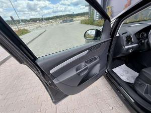 Black Volkswagen Sharan 2019 in Vilnius, with an engine capacity of 1.97 L and mileage of 299 thousand km for 10899 €, photo 23 on AUTOMOTO.COM.LV