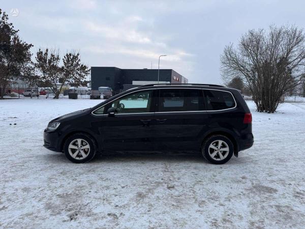 Melns Volkswagen Sharan 2011 Kauņa, ar dzinēja tilpumu 2.00 L un nobraukumu 267 tūkst. km par 4150 €, foto 5 vietnē AUTOMOTO.COM.LV