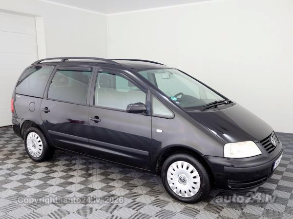 Volkswagen Sharan 2003 in Tallinn on AUTOMOTO.COM.LV Black Volkswagen Sharan 2003 in Tallinn, with an engine capacity of 1.80 L and mileage of 212 thousand km for 1299 €, photo 1 on AUTOMOTO.COM.LV