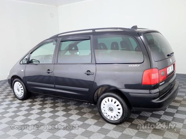 Volkswagen Sharan 2003 in Tallinn on AUTOMOTO.COM.LV Black Volkswagen Sharan 2003 in Tallinn, with an engine capacity of 1.80 L and mileage of 212 thousand km for 1299 €, photo 5 on AUTOMOTO.COM.LV