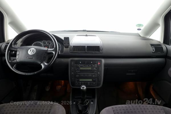 Volkswagen Sharan 2003 in Tallinn on AUTOMOTO.COM.LV Black Volkswagen Sharan 2003 in Tallinn, with an engine capacity of 1.80 L and mileage of 212 thousand km for 1299 €, photo 6 on AUTOMOTO.COM.LV