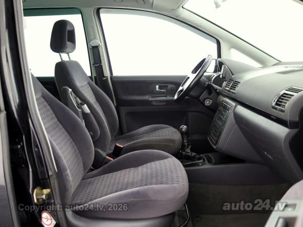 Volkswagen Sharan 2003 in Tallinn on AUTOMOTO.COM.LV Black Volkswagen Sharan 2003 in Tallinn, with an engine capacity of 1.80 L and mileage of 212 thousand km for 1299 €, photo 7 on AUTOMOTO.COM.LV