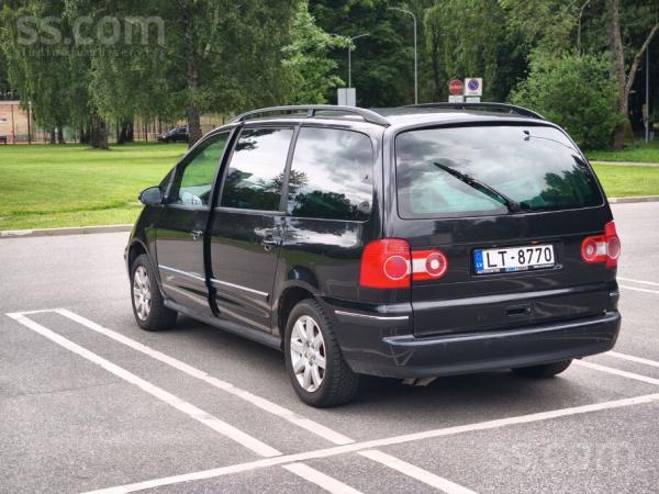 Black Volkswagen Sharan 2006 in Riga, with an engine capacity of 1.90 L and mileage of 289 thousand km for 1400 €, photo 4 on AUTOMOTO.COM.LV