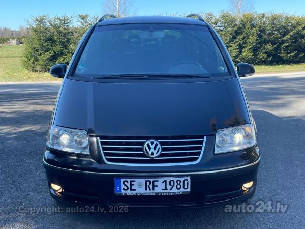 Black Volkswagen Sharan 2007 in Tartu, with an engine capacity of 2.00 L and mileage of 286 thousand km for 3999 €, photo 5 on AUTOMOTO.COM.LV
