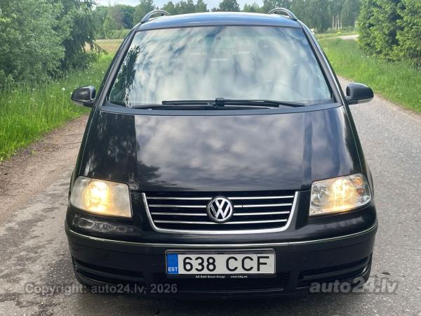 Black Volkswagen Sharan 2008 in Tartu, with an engine capacity of 2.00 L and mileage of 432 thousand km for 2790 €, photo 5 on AUTOMOTO.COM.LV