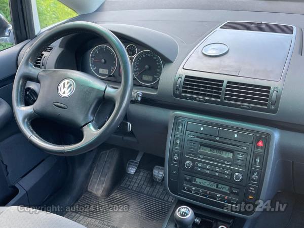 Black Volkswagen Sharan 2008 in Tartu, with an engine capacity of 2.00 L and mileage of 432 thousand km for 2790 €, photo 7 on AUTOMOTO.COM.LV