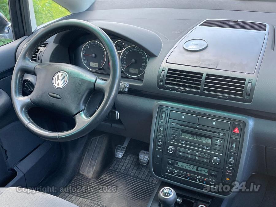 Melns Volkswagen Sharan 2008 Tartu, ar dzinēja tilpumu 2.00 L un nobraukumu 432 tūkst. km par 2790 €, foto 8 vietnē AUTOMOTO.COM.LV