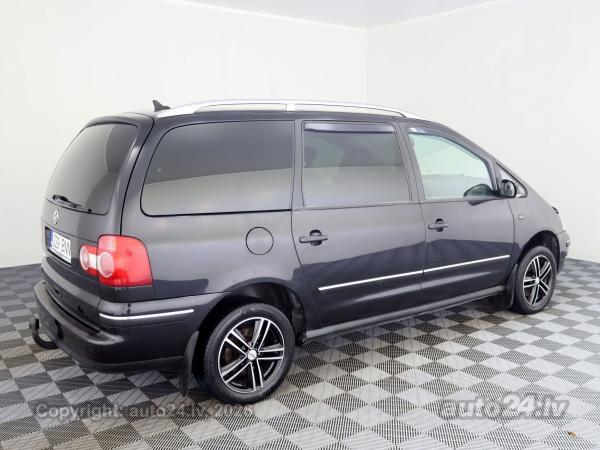 Melns Volkswagen Sharan 2008 Tallina, ar dzinēja tilpumu 2.00 L un nobraukumu 284 tūkst. km par 1499 €, foto 4 vietnē AUTOMOTO.COM.LV