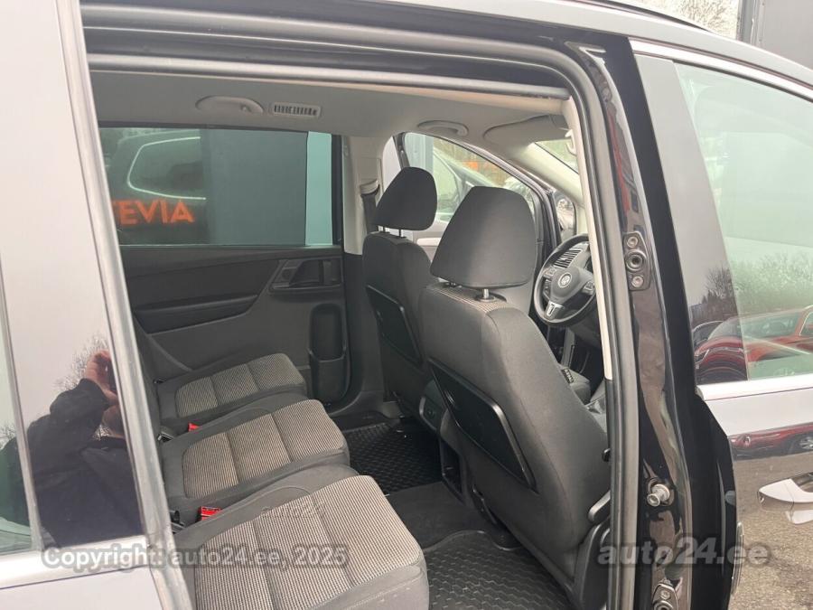 Melns Volkswagen Sharan 2010 Tallina, ar dzinēja tilpumu 2.00 L un nobraukumu 218 tūkst. km par 7990 €, foto 8 vietnē AUTOMOTO.COM.LV