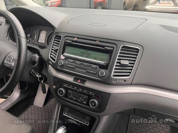 Black Volkswagen Sharan 2010 in Tallinn, with an engine capacity of 2.00 L and mileage of 218 thousand km for 7990 €, photo 11 on AUTOMOTO.COM.LV