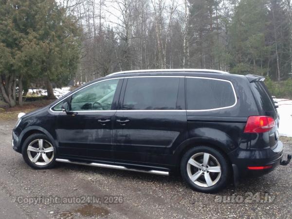 Black Volkswagen Sharan 2010 in Tallinn, with an engine capacity of 2.00 L and mileage of 38 thousand km for 6500 €, photo 4 on AUTOMOTO.COM.LV