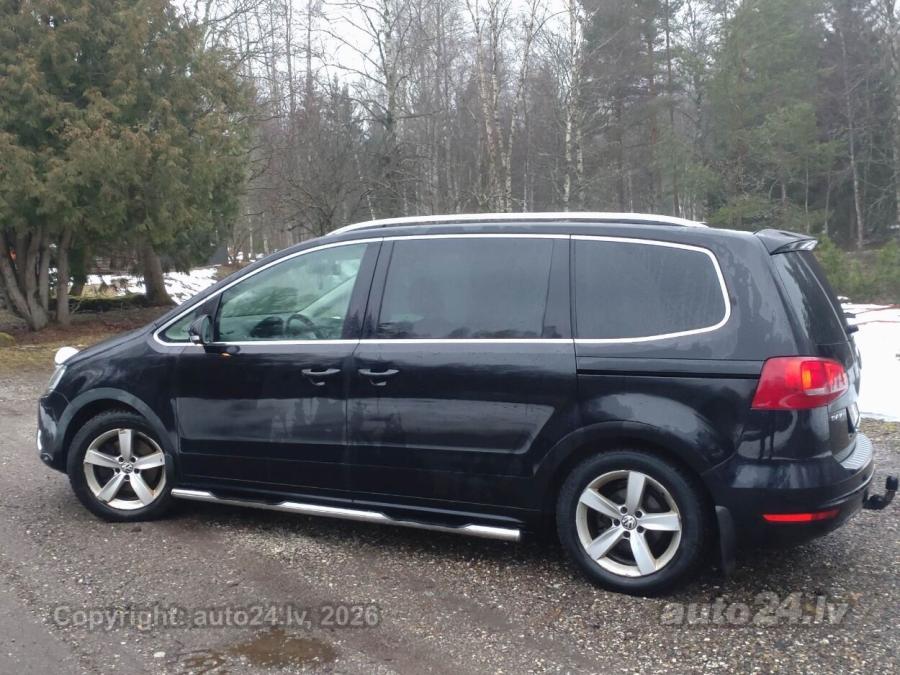 Black Volkswagen Sharan 2010 in Tallinn, with an engine capacity of 2.00 L and mileage of 38 thousand km for 6500 €, photo 4 on AUTOMOTO.COM.LV
