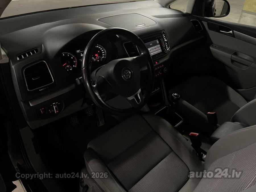 Melns Volkswagen Sharan 2010 Tartu, ar dzinēja tilpumu 1.40 L un nobraukumu 239 tūkst. km par 4990 €, foto 10 vietnē AUTOMOTO.COM.LV