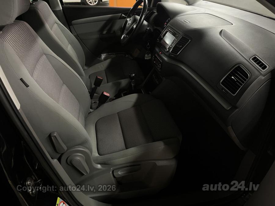 Melns Volkswagen Sharan 2010 Tartu, ar dzinēja tilpumu 1.40 L un nobraukumu 239 tūkst. km par 4990 €, foto 12 vietnē AUTOMOTO.COM.LV