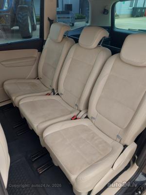Black Volkswagen Sharan 2011 in Tallinn, with an engine capacity of 2.00 L and mileage of 0 thousand km for 6999 €, photo 10 on AUTOMOTO.COM.LV