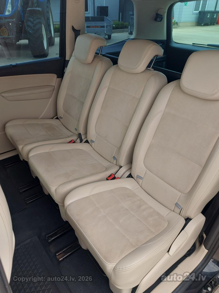 Black Volkswagen Sharan 2011 in Tallinn, with an engine capacity of 2.00 L and mileage of 0 thousand km for 6999 €, photo 10 on AUTOMOTO.COM.LV