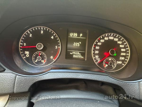 Black Volkswagen Sharan 2011 in Voru, with an engine capacity of 2.00 L and mileage of 366 thousand km for 3999 €, photo 7 on AUTOMOTO.COM.LV