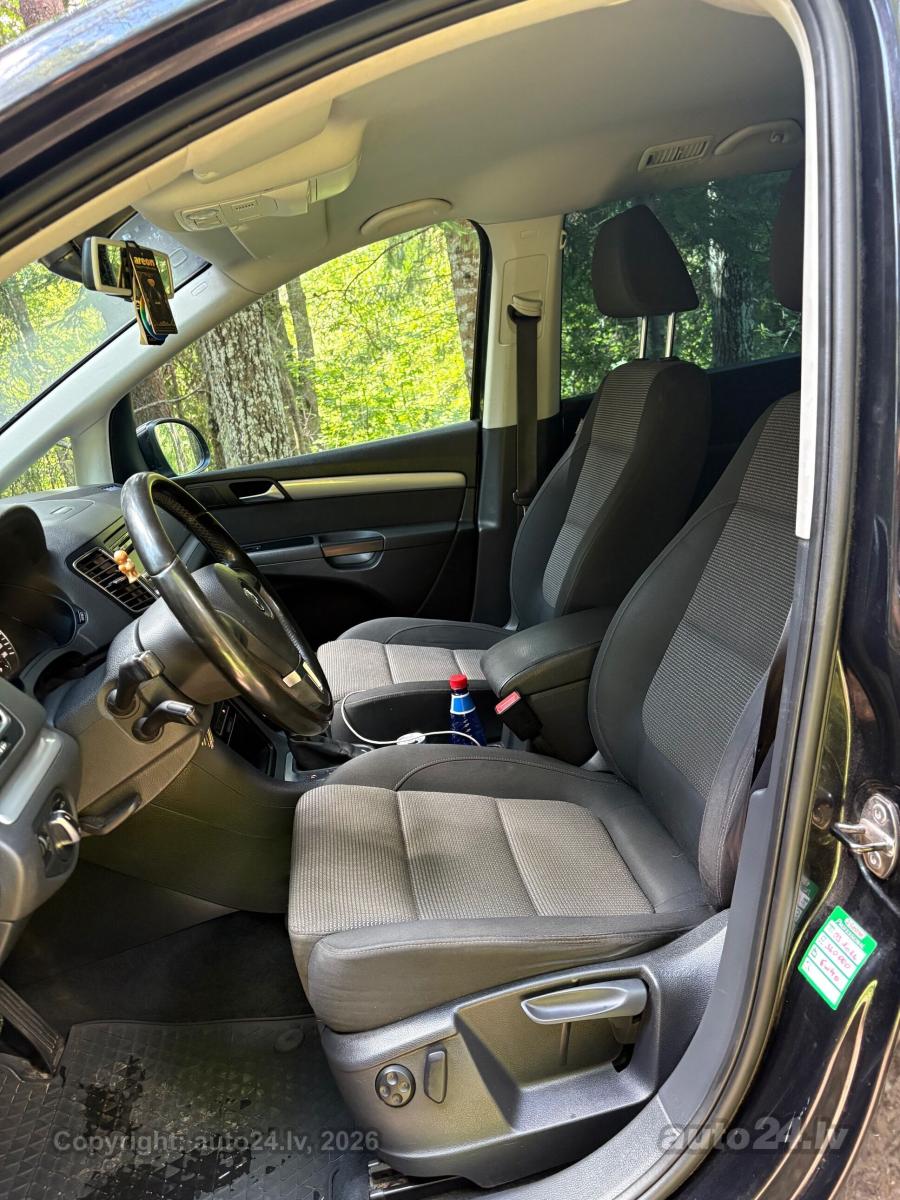 Melns Volkswagen Sharan 2011 Veru, ar dzinēja tilpumu 2.00 L un nobraukumu 366 tūkst. km par 3999 €, foto 6 vietnē AUTOMOTO.COM.LV