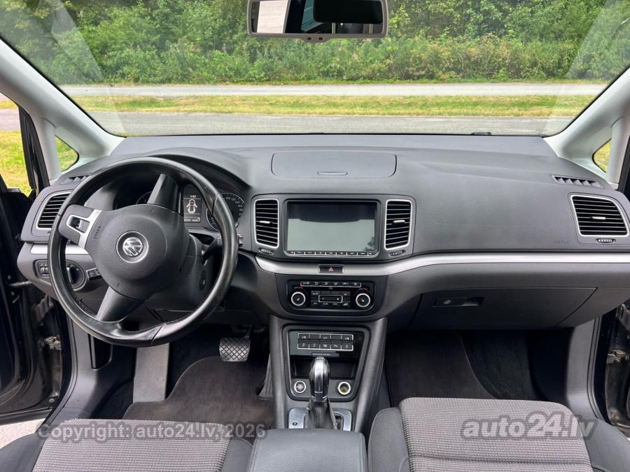 Melns Volkswagen Sharan 2011 Tallina, ar dzinēja tilpumu 2.00 L un nobraukumu 307 tūkst. km par 6500 €, foto 8 vietnē AUTOMOTO.COM.LV